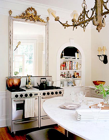 A mirror behind the stove? Sure! – Boulevard West