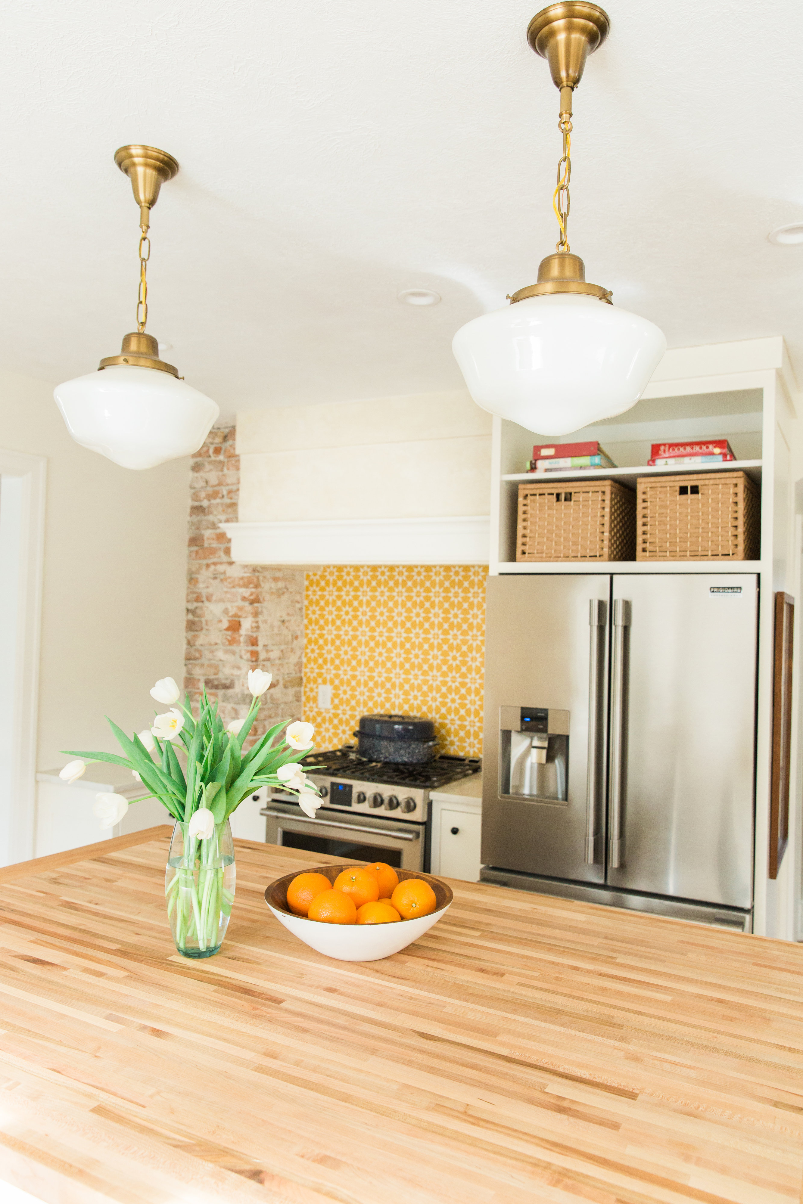 A mirror behind the stove? Sure! – Boulevard West