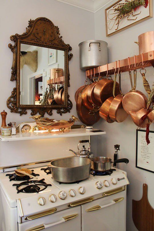 A mirror behind the stove? Sure! – Boulevard West